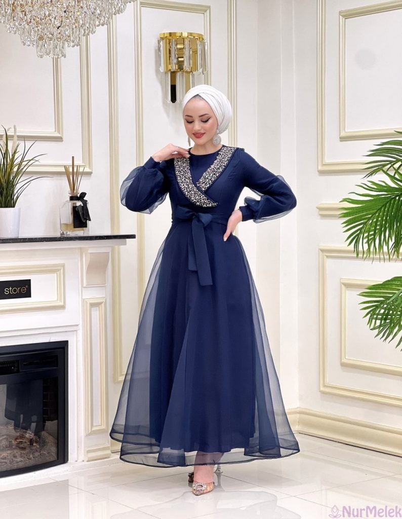 Bu Sezon Deneyebileceğiniz En İyi 15 Genç Tesettür Abiye Modeli