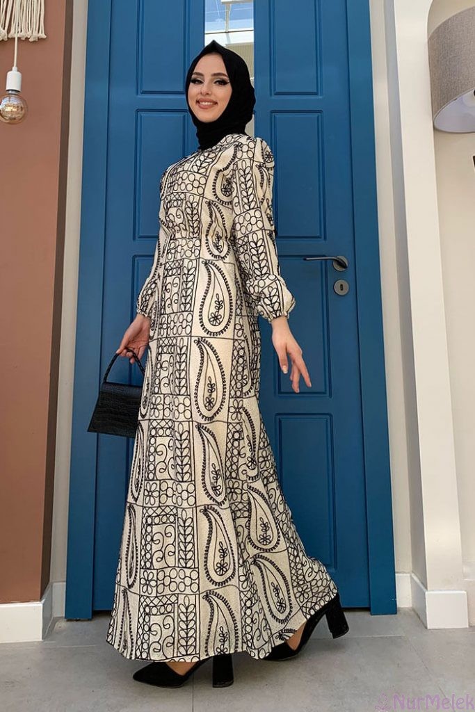 En Güzel 50 Yaş Anne Elbiseleri ve Kombin Önerileri