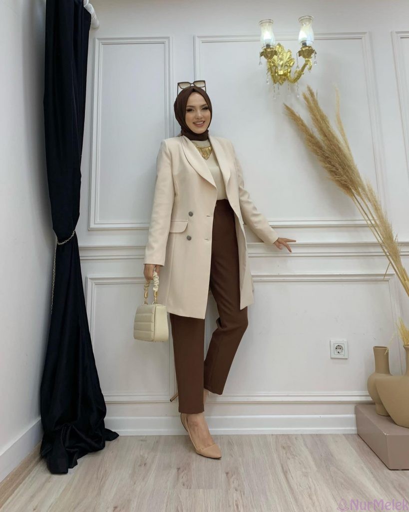 Tesettür Giyimde En Trend 15 Pantolon ve Ceket Kombinasyonları