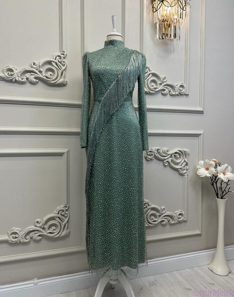 2024 Modasının En Göz Alıcı 29 Tesettür Abiye Modeli