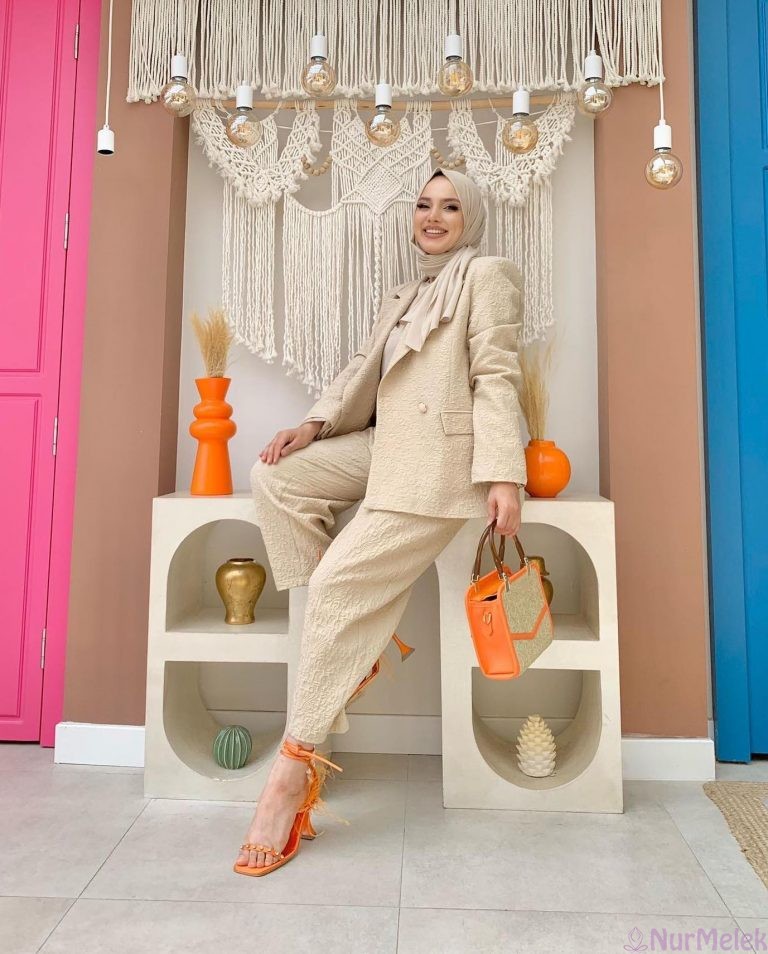 Krem Renk Pantolonlar Nasıl Kombinlenir? 10 Kombin Önerisi