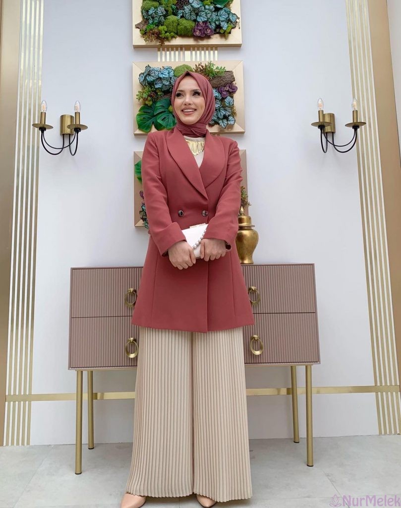 Krem Renk Pantolonlar Nasıl Kombinlenir? 10 Kombin Önerisi