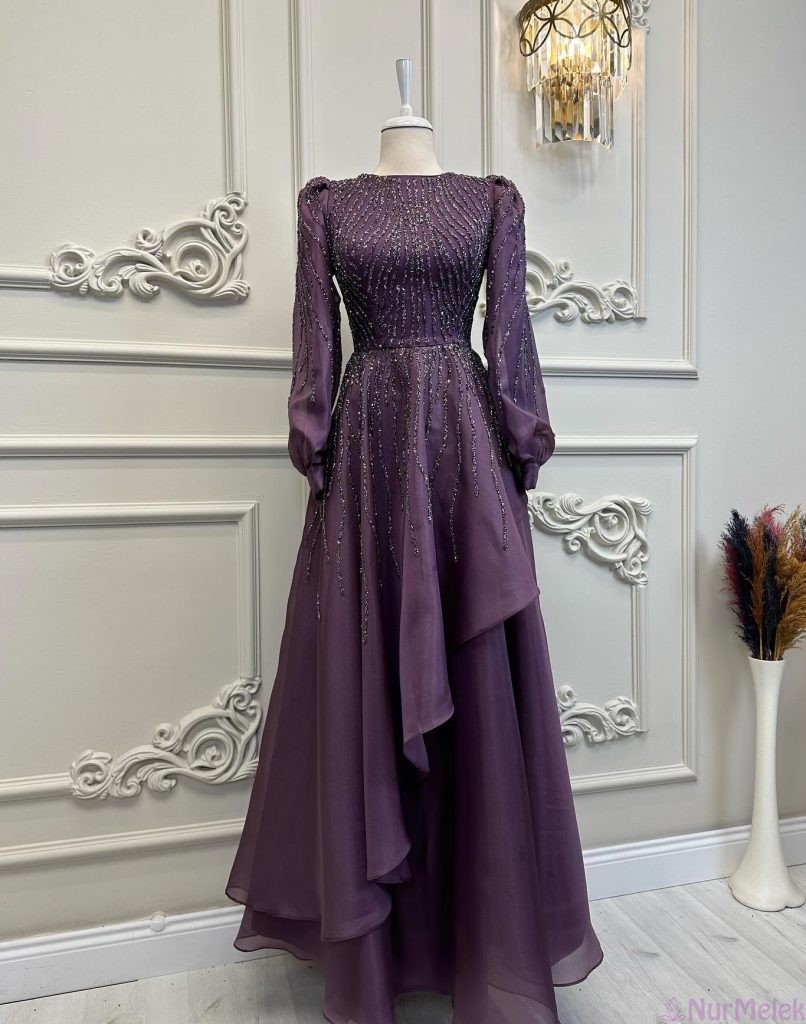 Sünnet Anneleri için 2024 Tesettür Giyim Modasında Öne Çıkan 19 Kıyafet