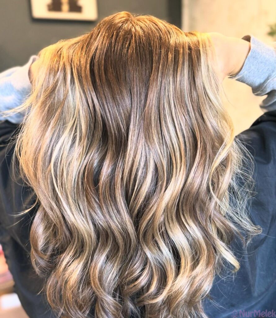 2025 Yılının En Işıltılı 25 Röfle Saç Tasarımı